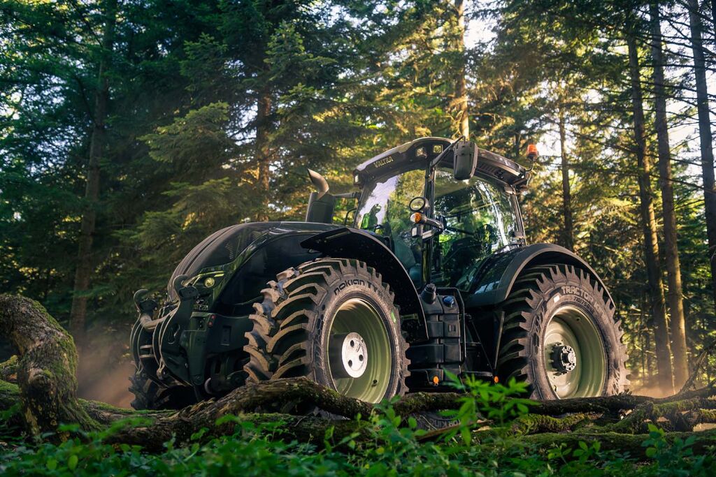 Tractor tires / Choose the right tractor tire / Nokian Tyres