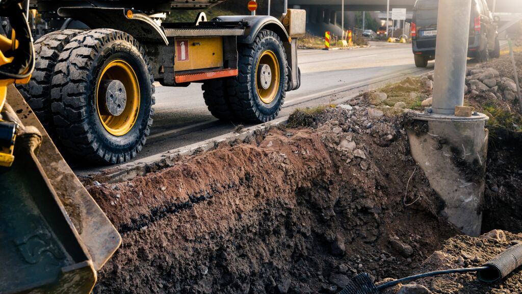 Wheeled excavator tires for versatile contracting / Nokian Tyres