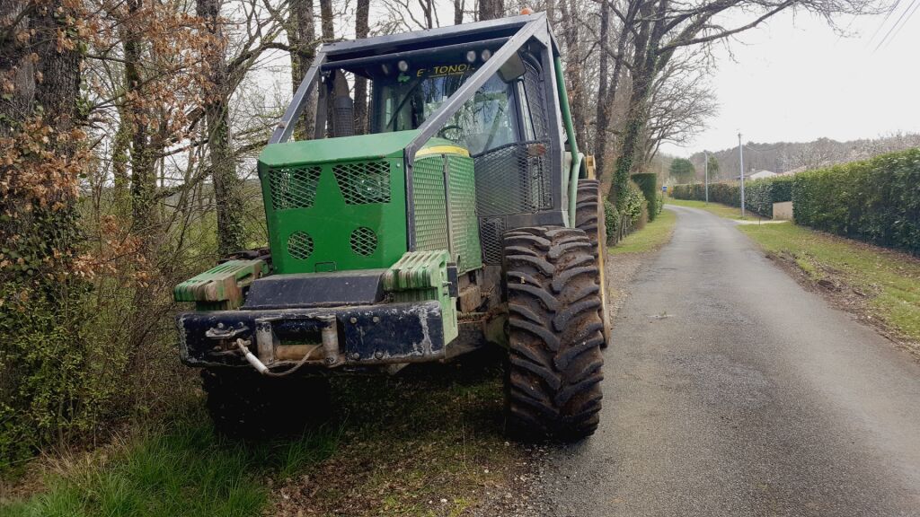Forestry tractor tires / Nokian Tyres